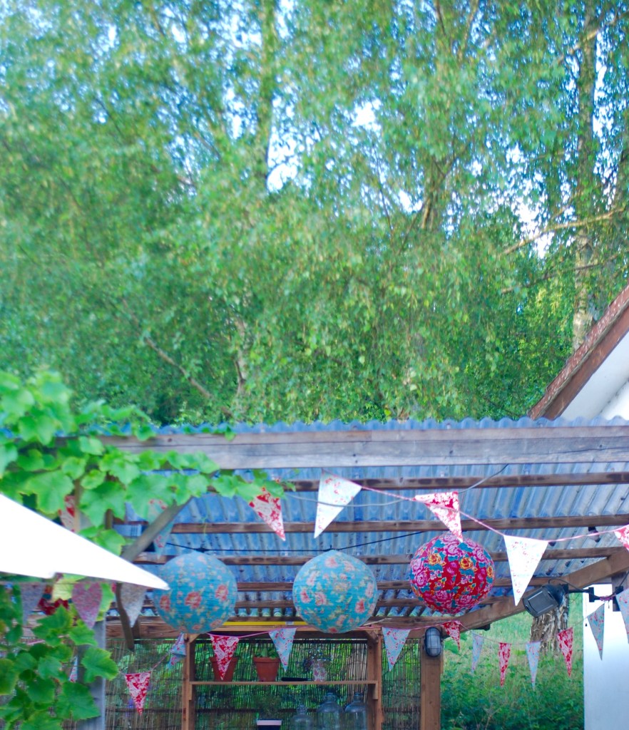 Those Hidden Finds….Frithsden Vineyard. – Promise To Carry The Cases